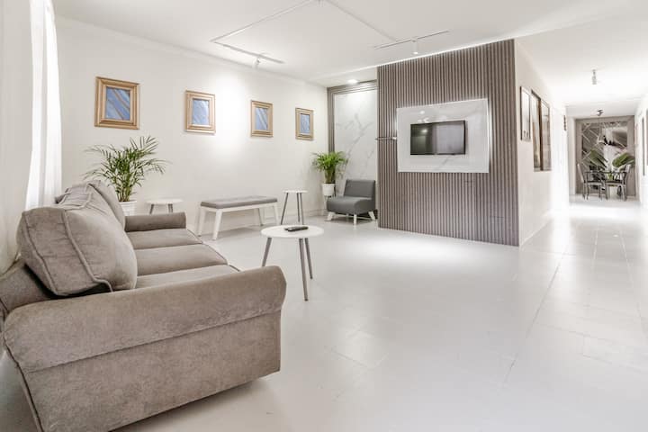 El Poblado 4 Bed 3 Bath Terrace - Central Location - Medellin, Antioquia, Colombia