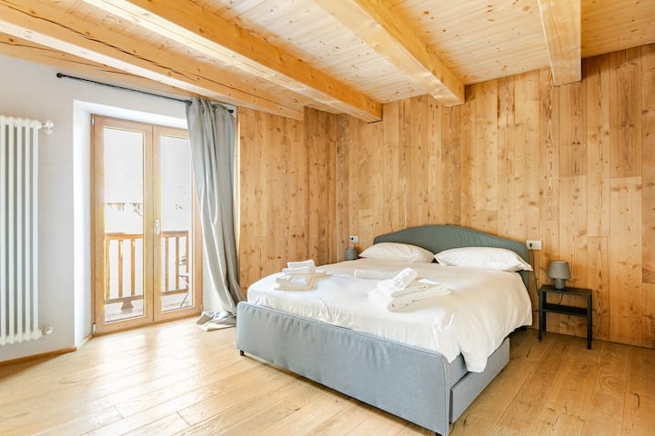 Boutique Alpine One Bedroom - Courmayeur