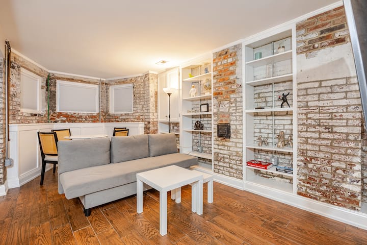 Central Chic 1br Apt Near Metro, Off 14th St/u St! - Capitol Hill, DC