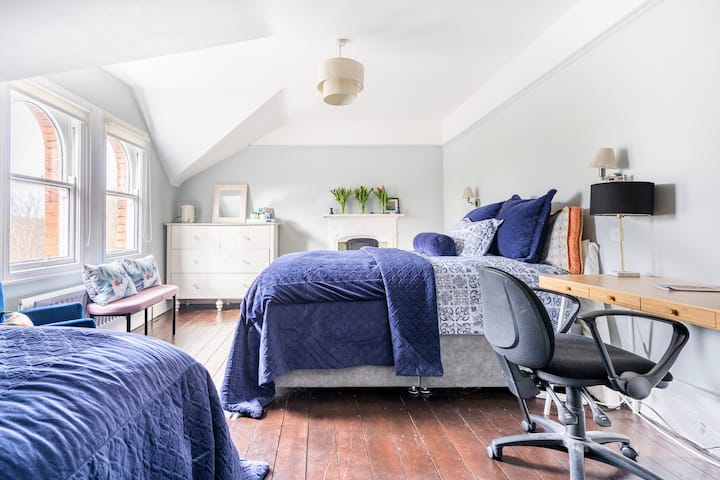 Deluxe Family Room Close To City Centre - Belfast