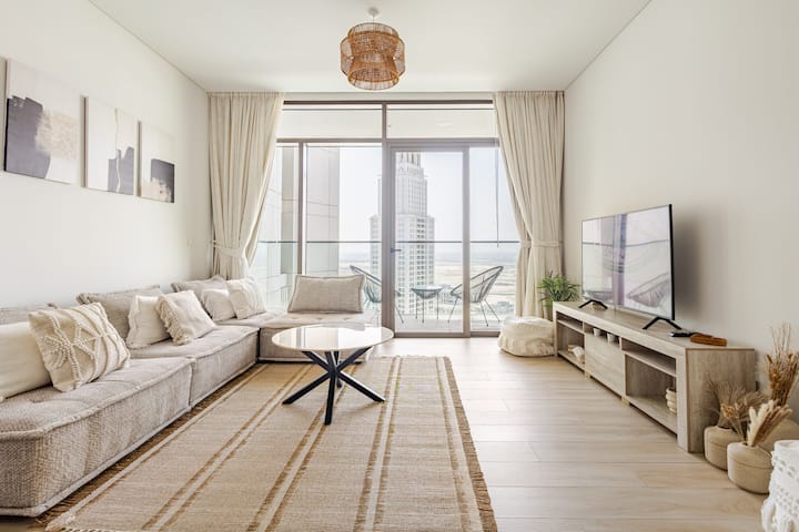 Palace. R - Beach View - Luxury Serviced 1 Br. - Dubai