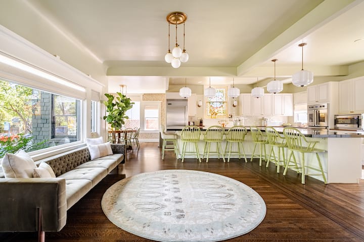 Historic Luxury Home In The Heart Of Downtown - Sacramento, CA