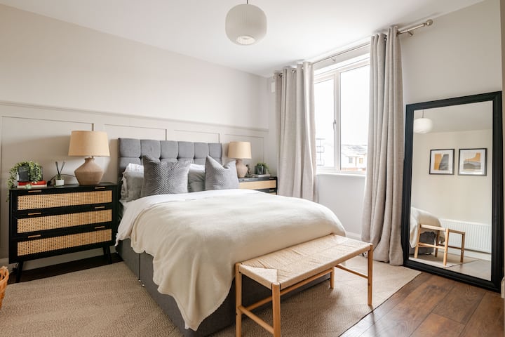 Double Room In A New House – Sleeps 2 - Dublin