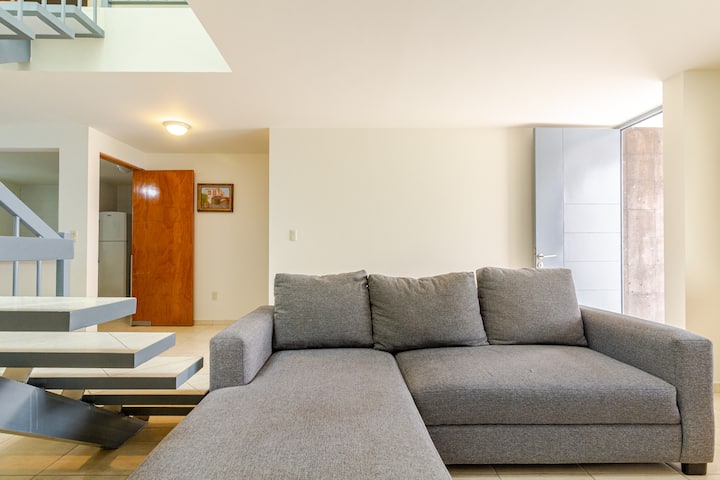 Casa Jardines 5 Recamaras Con Baño Completo. - Querétaro
