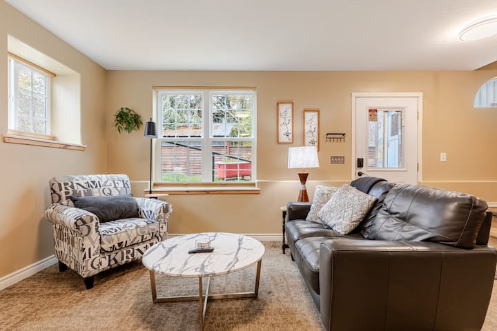 Hickory Basement Bungalow - Missoula, MT