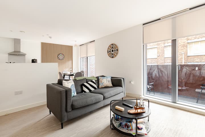 Obi’s House & Suites – Manchester Luxury Stay - Manchester