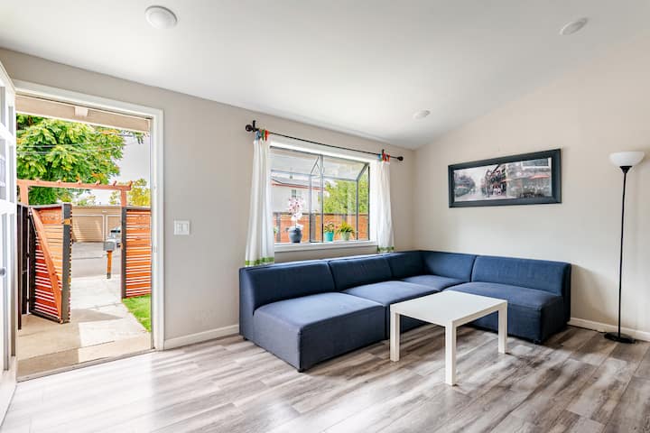 Entire Home For 4: 2 Bedrooms, 1 Bathroom, Kitchen - Menlo Park, CA