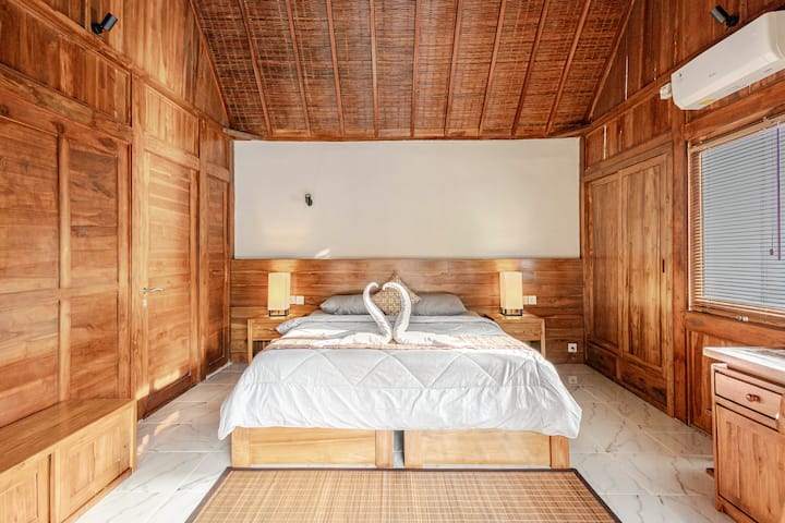 Bale Bali Wooden House Dengan Swimming Pool - Ubud