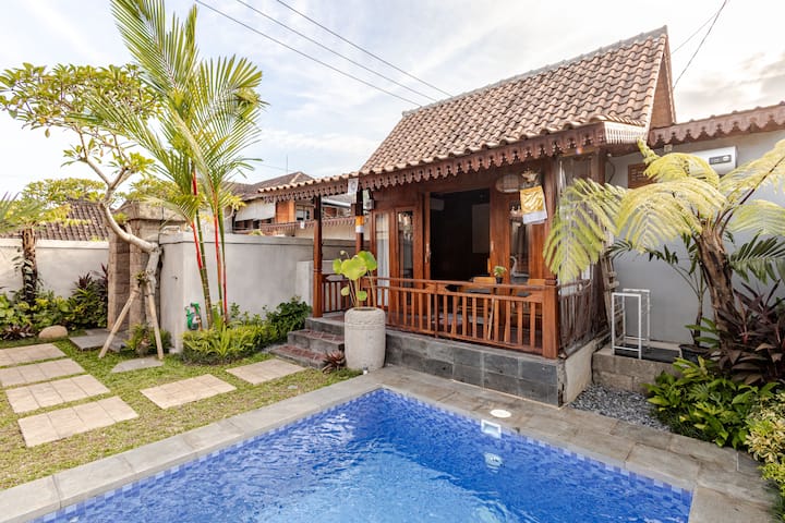 Bale Bali Wooden House Dengan Swimming Pool - Ubud