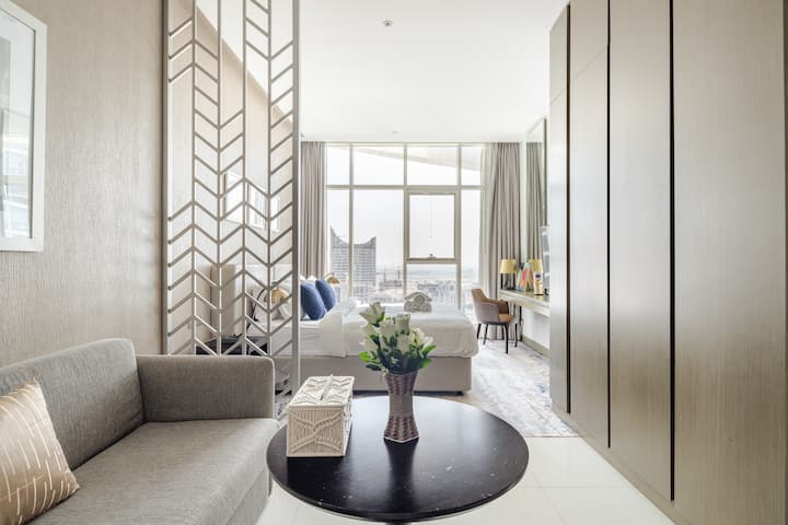 Luxurious Studio In Business Bay/ Stunning Views ! - Dubai