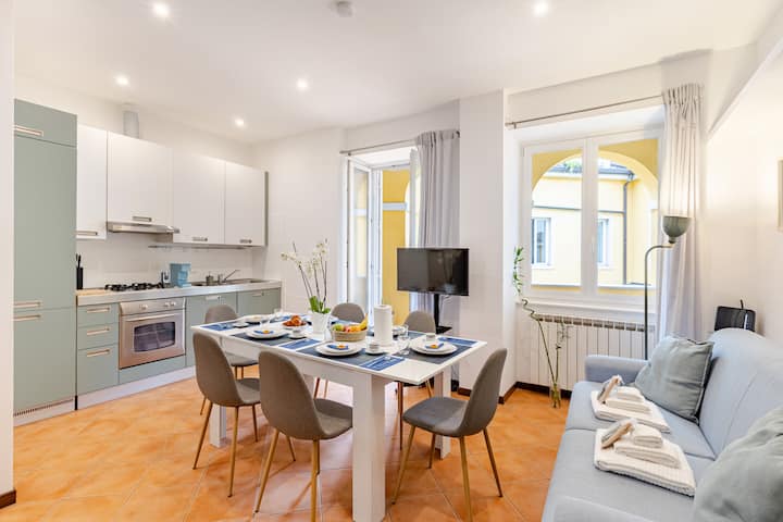 Centre Balcon+2 Chambres+2sdb à 5 Minutes Pl Unità - 的里雅斯特
