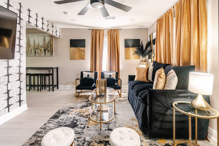 Elegance Awaits 5min From Msy Airport! - Kenner, LA