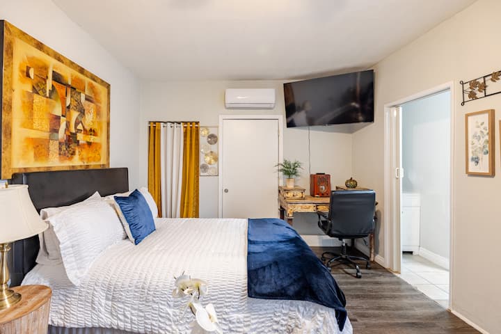 Cozy Guesthouse Near Lax, Dtla, Sofi, And Disney - South Gate, CA