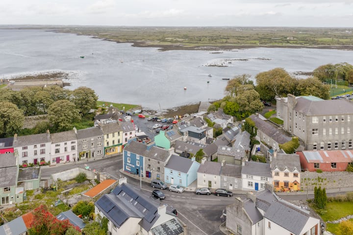 Charming Kinvara Cottage, Walk To Bay,parking,cliffs Of Moher &Wild Atlantic Way - County Clare