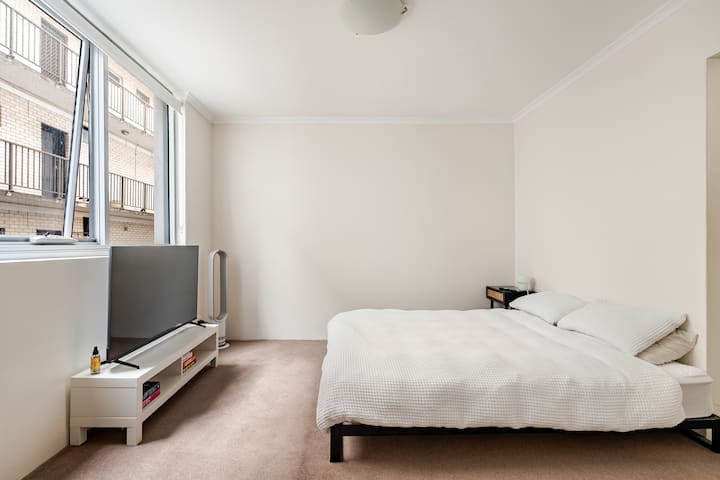 300 Meters From Bondi Beach (Entire Studio) - Bondi Beach