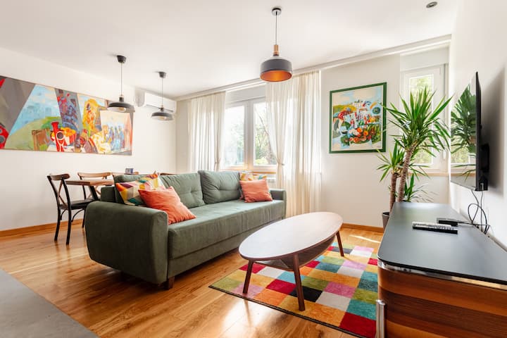 Two Bedrooms Bright And Spacious - Belgrado