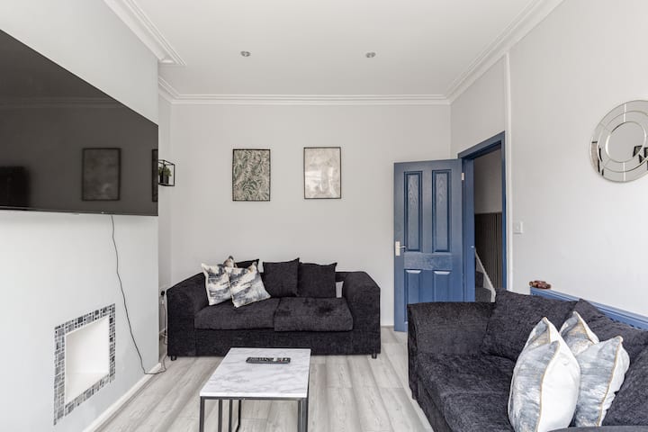 Spacious 3bed 2bathroom Hse Close To Everton & Lfc - Wirral