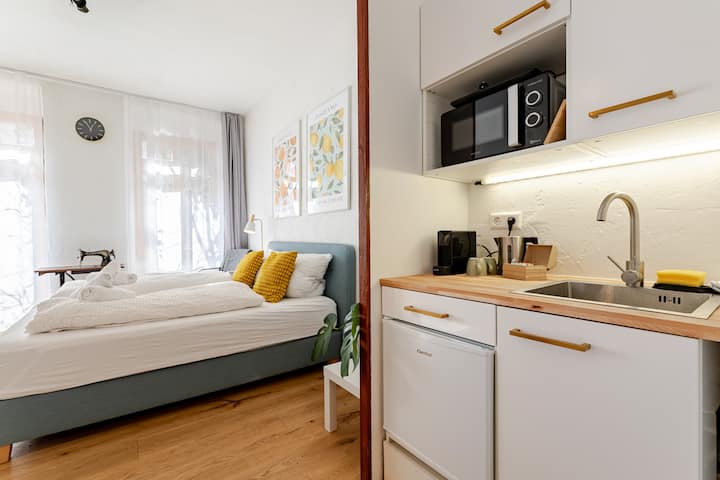 Studio Maiy: Close To Messe Berlin - Berlín