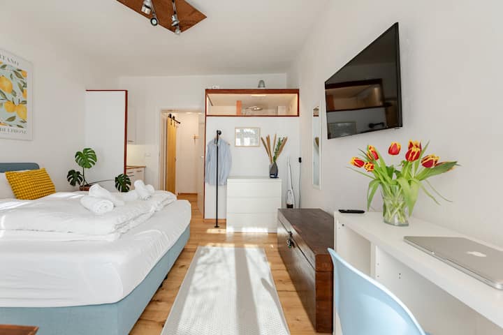 Studio Maiy: Close To Messe Berlin - Berlim