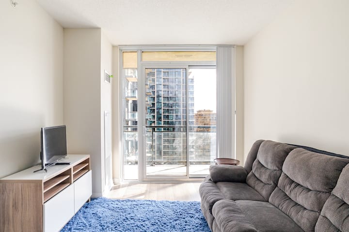 Modern 1-bed+ Den Condo In Sauga|pool, Gym & More! - Mississauga