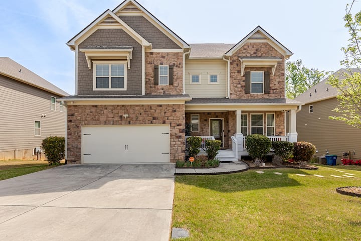 4 Bedroom Craftsman Home 13 Miles From Airport - South Fulton, GA