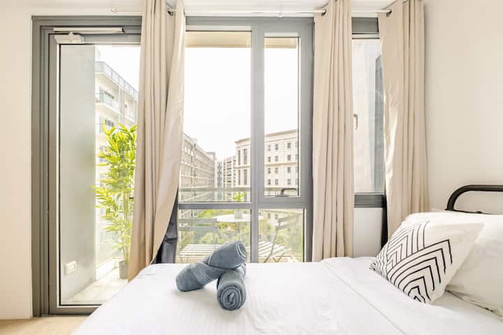 2br ~Pool~ Balcony ~Fiber~ Parking Manila Airport - Pasay