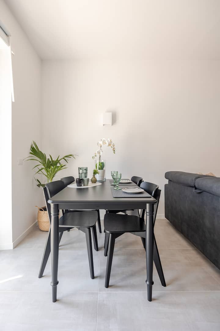 Chic 2 Camere, 2 Bagni, Centro Latina - Patio - Latina