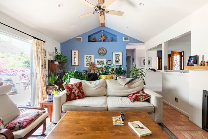Sunny Santa Barbara Room In Beautiful Garden Home - Santa Barbara, CA