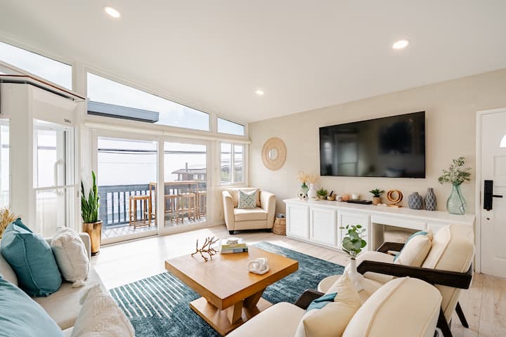 Amazing Location, Unique Oceanfront Beach House! - Manhattan Beach, CA