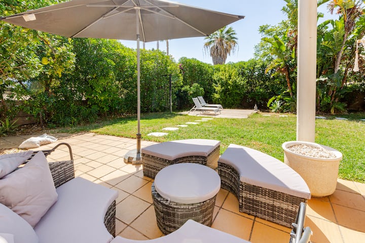 Sunny Garden Villa · Hot Tub · Outdoor Living - Carvoeiro