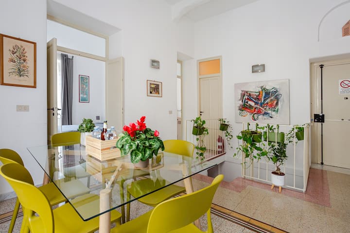 Bright Apt In Kalsa – Downtown + Train Station - Palermo