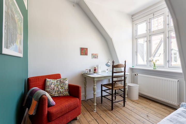Nice Room In Beautiful Townhouse Near City Centre - Copenaghen