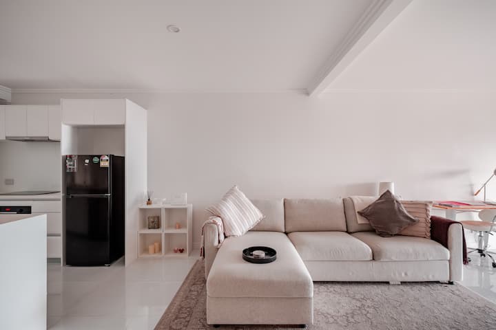 Modern Coastal Apartment - Perth