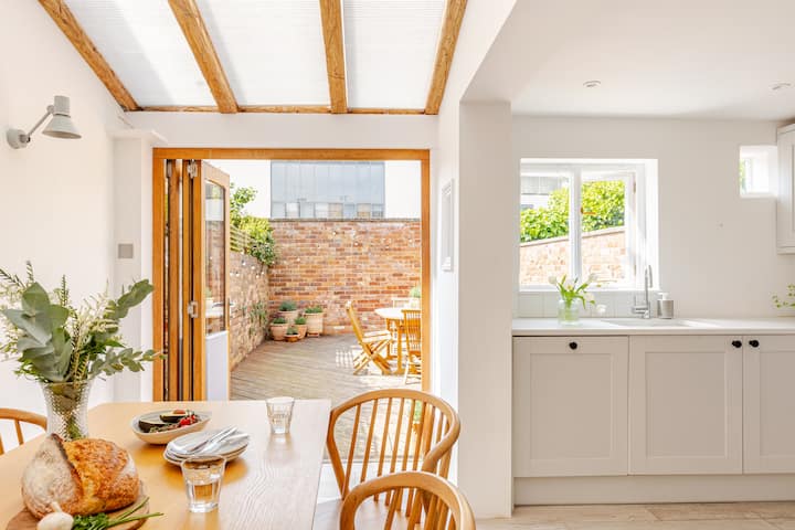 Peaceful Retreat In Central Cheltenham W. Parking - Gloucestershire