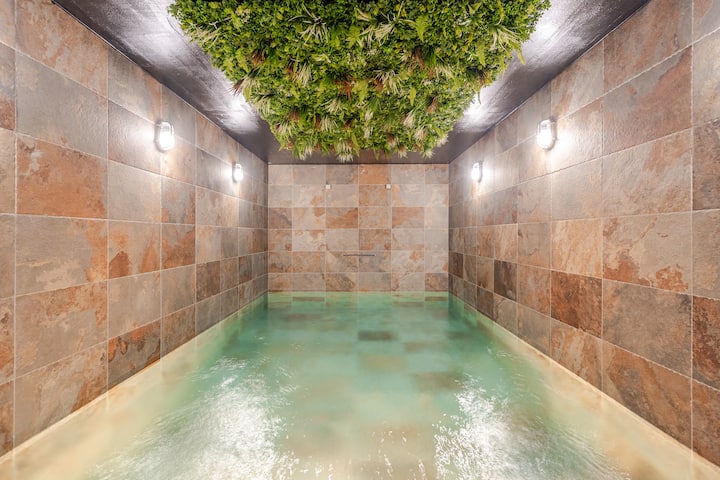 Suite De Luxe Intense Avec Spa Privatif & Piscine - La Louvière