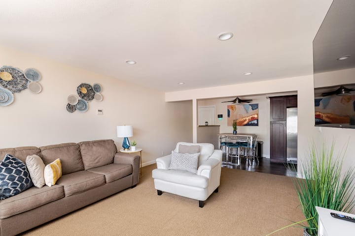 Family & Comfort Near Clu/ Fsac/ Proactive Sports - Agoura Hills, CA