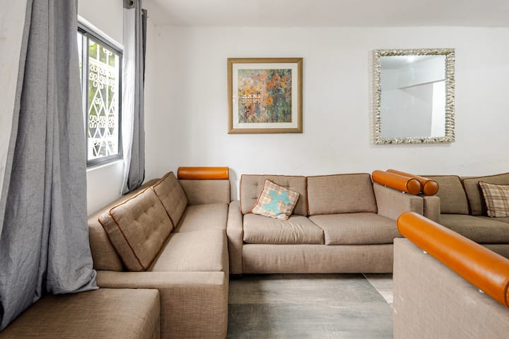 Espaciosa Casa Mty – ¡Ideal Para Grupos Grandes! - Monterrey