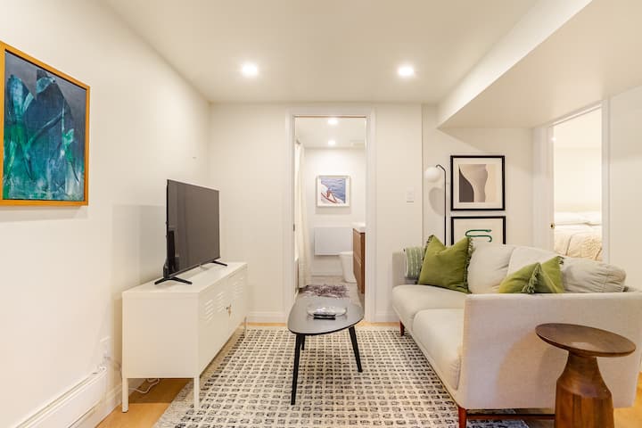 Wadsworth Suite - Private 1 Bedroom Suite - Toronto