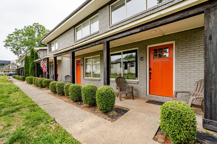 Pet-friendly Townhouse W/ Smart Tv, Close To All! - 