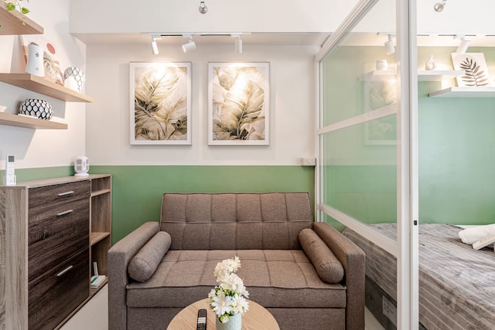 Serene Studio W/ Balcony & Sunset Views - Lapu-Lapu City