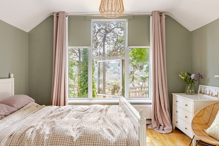 Contemporary City Apartment With Stunning Views - Bath