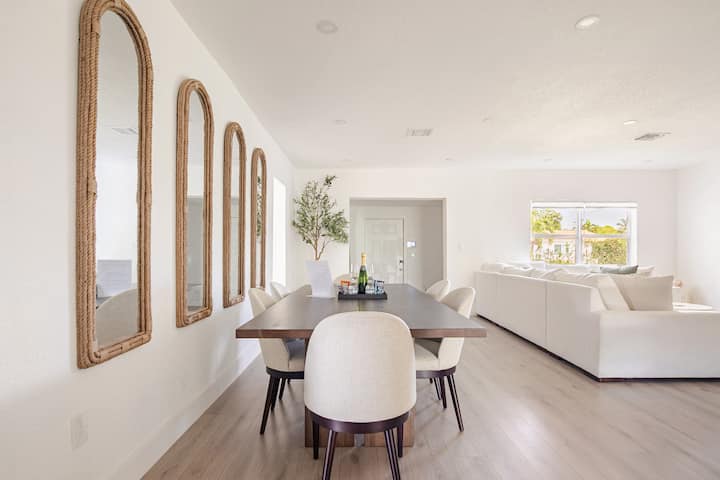 4br Home W/ Private Bathrooms - Surfside, FL