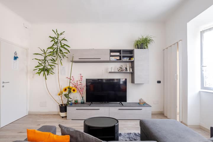 Beautiful Apartment In Center - Como