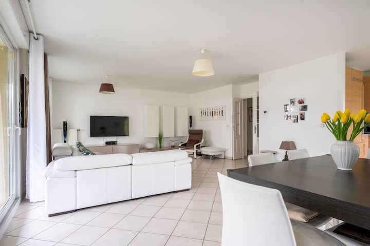 Chb + Clim + Sdd +Wc Privés/onu/aéroport Genève - Saint-Genis-Pouilly