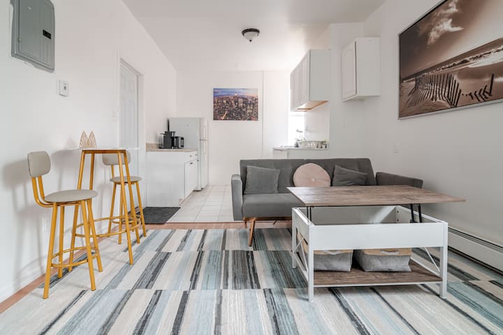 Cozy 2bd In Woodside! - Queens, NY