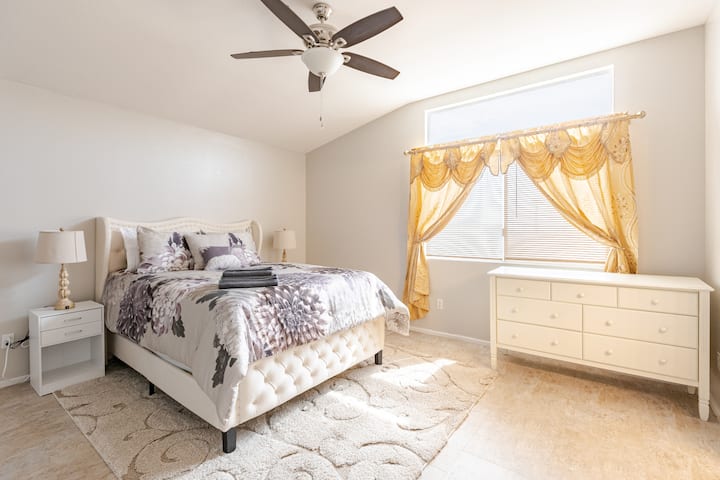 6 Beds | 3br 2-story Home - Exceptional Value - Las Vegas