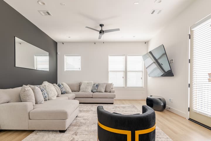 Twnhome, Garage, Balcony, Big Tv's-5min To Dwntwn - Houston