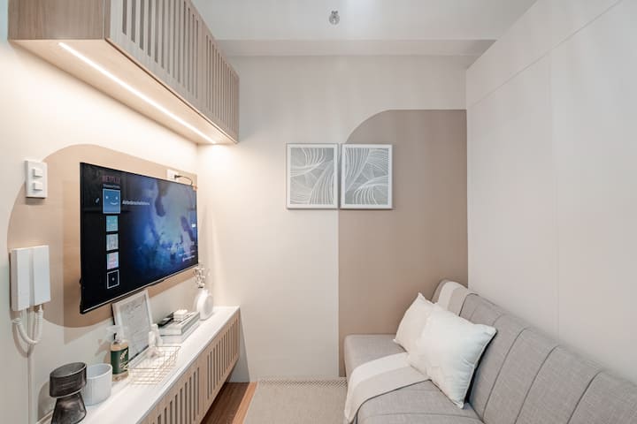 Bright & Cozy 1br | Fresh Interiors | Central Spot - Pasig