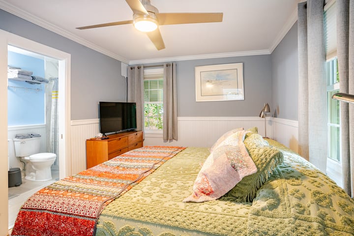 Priv.suite - Sep.entry - Thevill/ncstate - Ursula - Raleigh, NC
