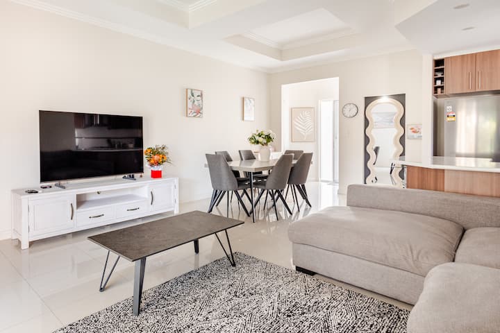 Stunning As New 3 Queen Home - Perth